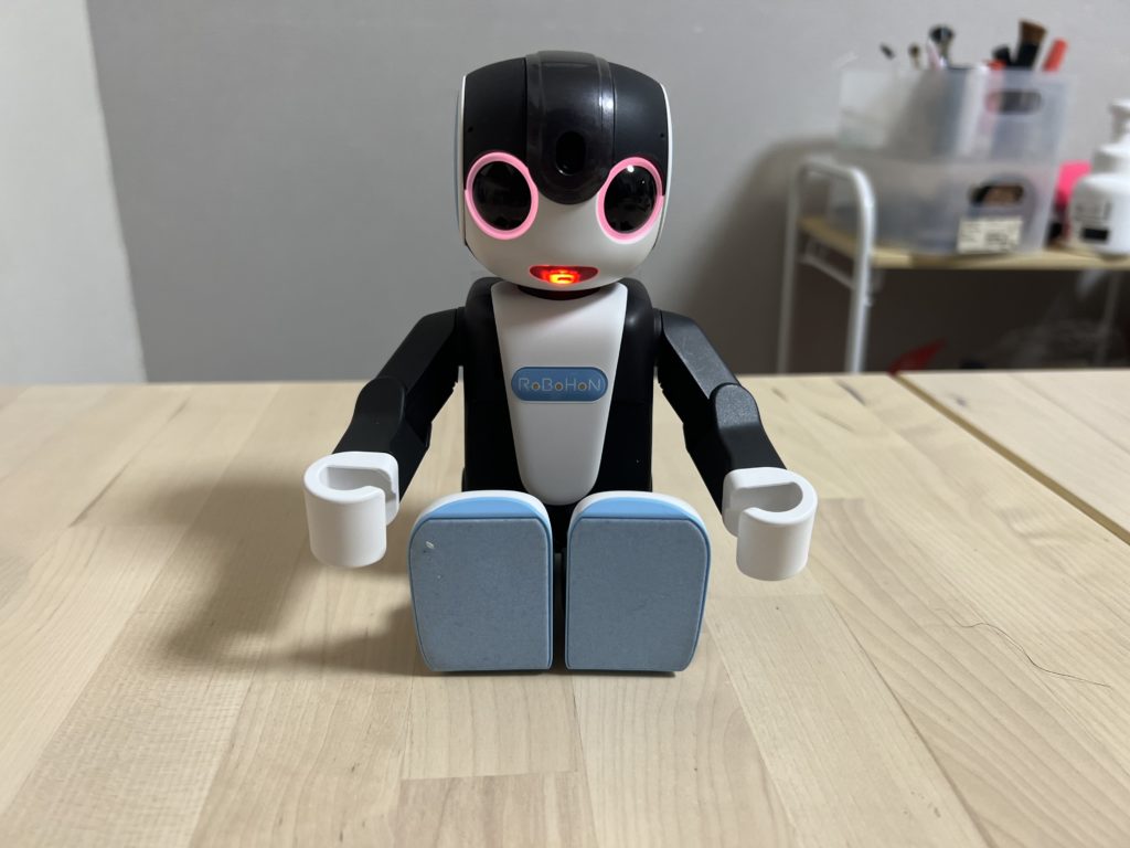 RoBoHoN (ロボホン)・できること – ダンス集 – 感想・コメント含む | 「ほどよく元気」を目指す日々の記録